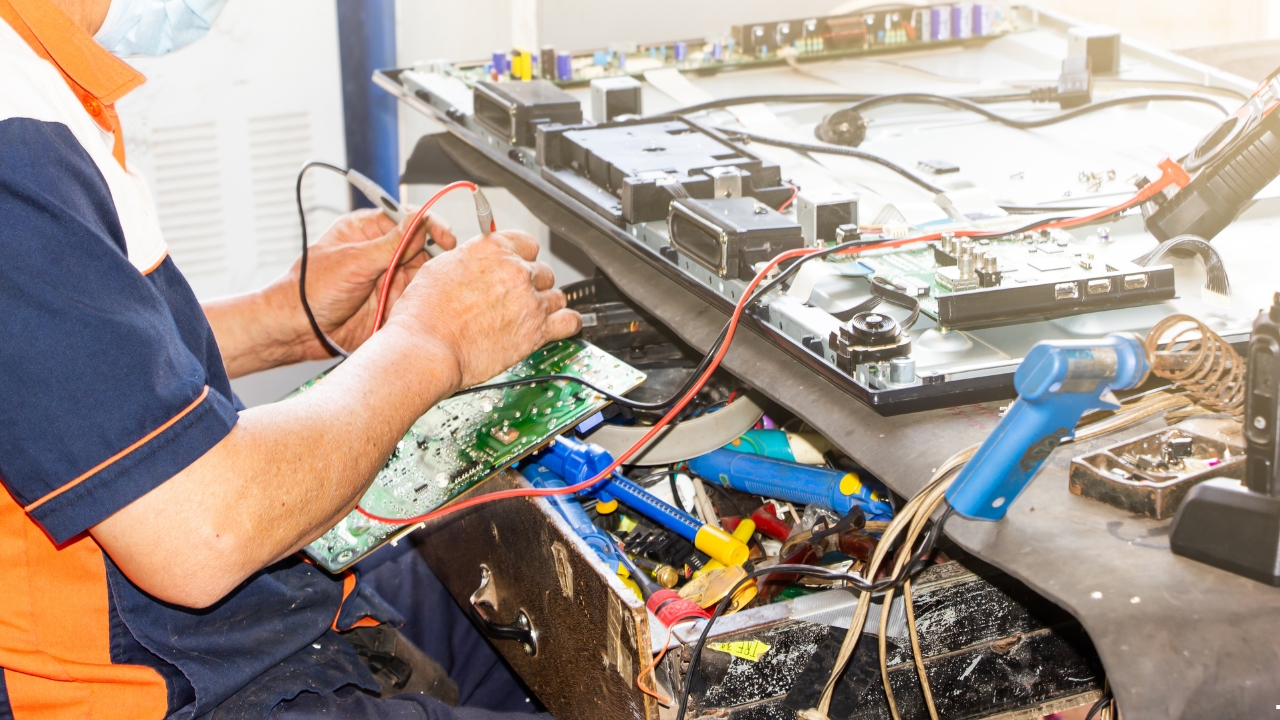 LED TV Repair Tips: Common Issues and Fixes - Haier India Blog