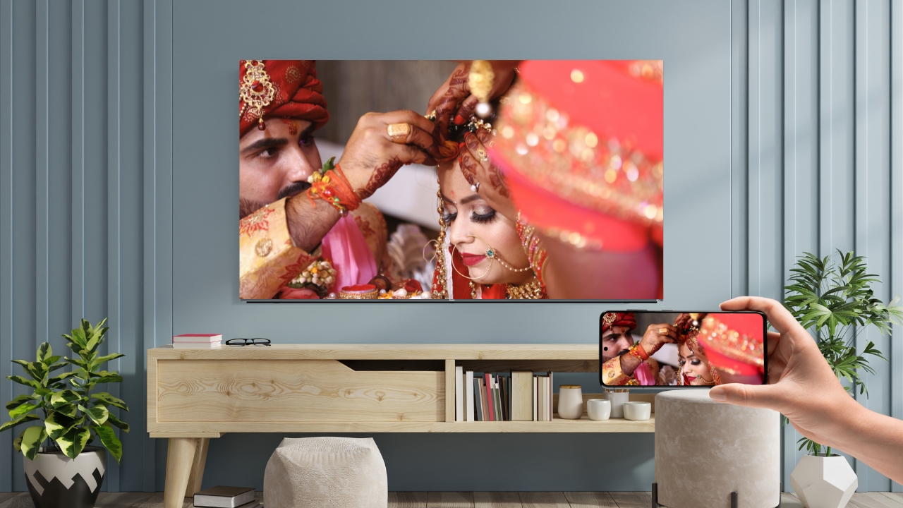 Watch Wedding Videos on TV with HaiCast and Mini LED